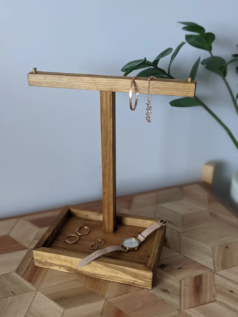 Wooden jewelry hanger store